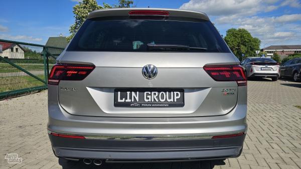 Grey Volkswagen Tiguan 2017 in Prienai, with an engine capacity of 2.00 L and mileage of 161 thousand km for 17500 €, photo 5 on AUTOMOTO.COM.LV