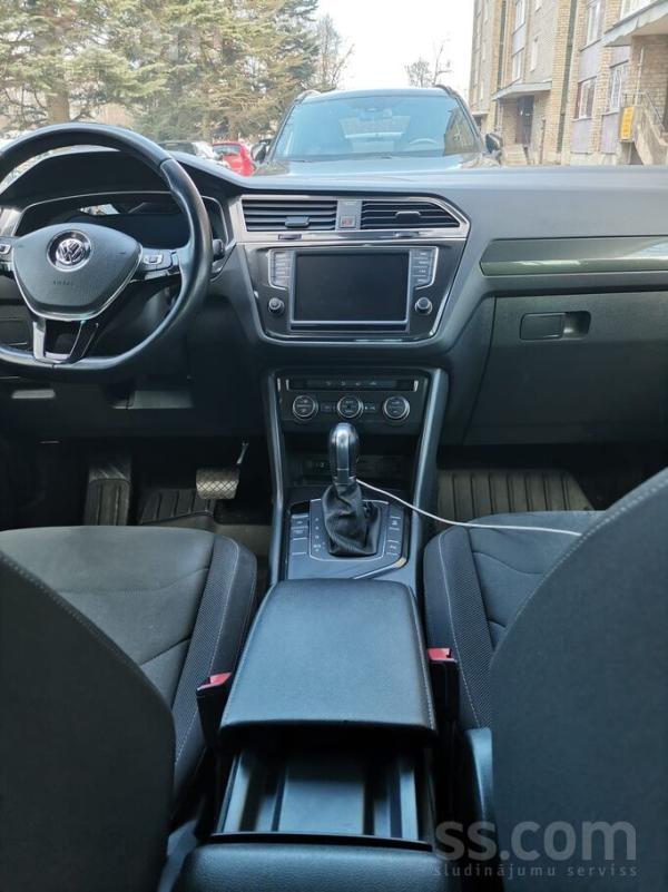Pelēks Volkswagen Tiguan 2017 Rīga, ar dzinēja tilpumu 2.00 L un nobraukumu 278 tūkst. km par 14499 €, foto 7 vietnē AUTOMOTO.COM.LV