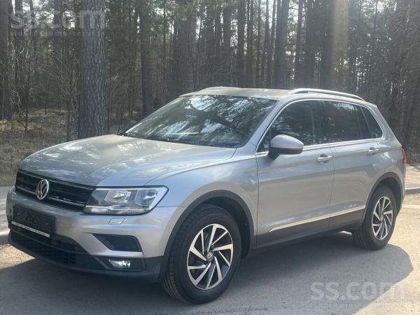 Grey Volkswagen Tiguan 2017 in Valmiera, with an engine capacity of 2.00 L and mileage of 0 thousand km for 17500 €, photo 2 on AUTOMOTO.COM.LV