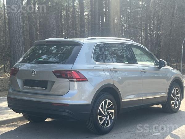 Grey Volkswagen Tiguan 2017 in Valmiera, with an engine capacity of 2.00 L and mileage of 0 thousand km for 17500 €, photo 6 on AUTOMOTO.COM.LV