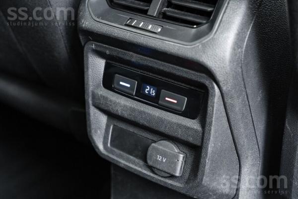 Grey Volkswagen Tiguan 2017 in Riga, with an engine capacity of 2.00 L and mileage of 133 thousand km for 18100 €, photo 8 on AUTOMOTO.COM.LV