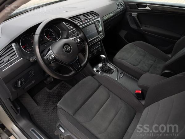 Grey Volkswagen Tiguan 2017 in Riga, with an engine capacity of 2.00 L and mileage of 252 thousand km for 16600 €, photo 9 on AUTOMOTO.COM.LV