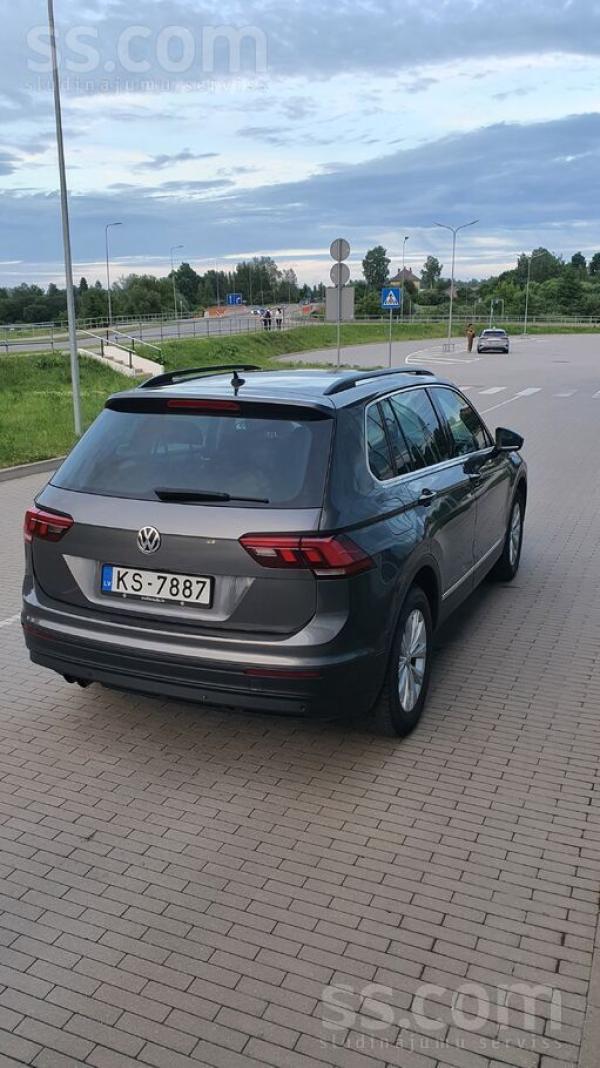 Pelēks Volkswagen Tiguan 2017 Rēzekne, ar dzinēja tilpumu 1.40 L un nobraukumu 365 tūkst. km par 14899 €, foto 3 vietnē AUTOMOTO.COM.LV
