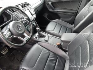 Pelēks Volkswagen Tiguan 2017 Rīga, ar dzinēja tilpumu 2.00 L un nobraukumu 134 tūkst. km par 15000 €, foto 3 vietnē AUTOMOTO.COM.LV