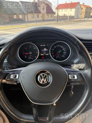 Grey Volkswagen Tiguan 2017 in Ventspils, with an engine capacity of 2.00 L and mileage of 174 thousand km for 17250 €, photo 16 on AUTOMOTO.COM.LV