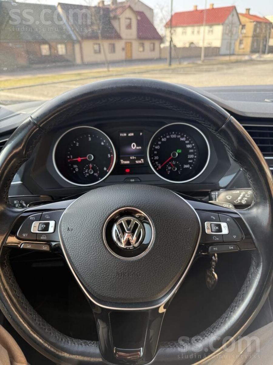 Grey Volkswagen Tiguan 2017 in Ventspils, with an engine capacity of 2.00 L and mileage of 174 thousand km for 17250 €, photo 16 on AUTOMOTO.COM.LV