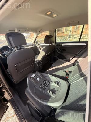 Grey Volkswagen Tiguan 2017 in Ventspils, with an engine capacity of 2.00 L and mileage of 174 thousand km for 17250 €, photo 17 on AUTOMOTO.COM.LV