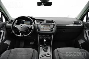 Pelēks Volkswagen Tiguan 2017 Rīga, ar dzinēja tilpumu 2.00 L un nobraukumu 94 tūkst. km par 17900 €, foto 26 vietnē AUTOMOTO.COM.LV
