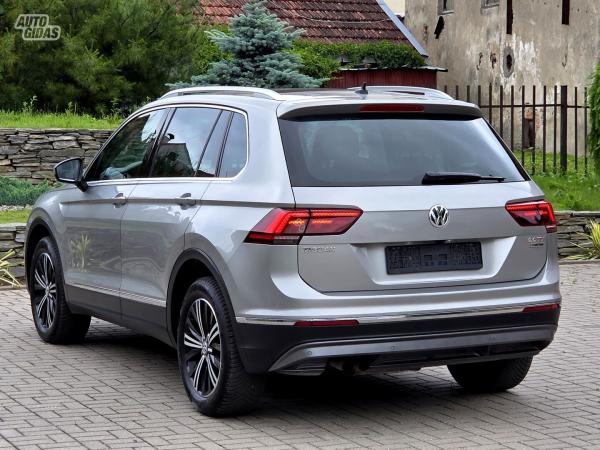 Grey Volkswagen Tiguan 2017 in Vilnius, with an engine capacity of 2.00 L and mileage of 213 thousand km for 14999 €, photo 5 on AUTOMOTO.COM.LV