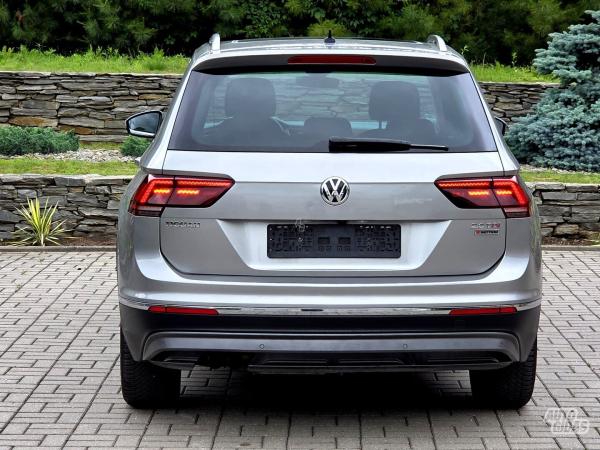 Grey Volkswagen Tiguan 2017 in Vilnius, with an engine capacity of 2.00 L and mileage of 213 thousand km for 14999 €, photo 7 on AUTOMOTO.COM.LV