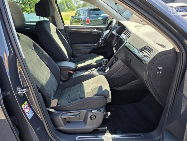 Grey Volkswagen Tiguan 2017 in Druskininkai, with an engine capacity of 2.00 L and mileage of 280 thousand km for 15150 €, photo 5 on AUTOMOTO.COM.LV