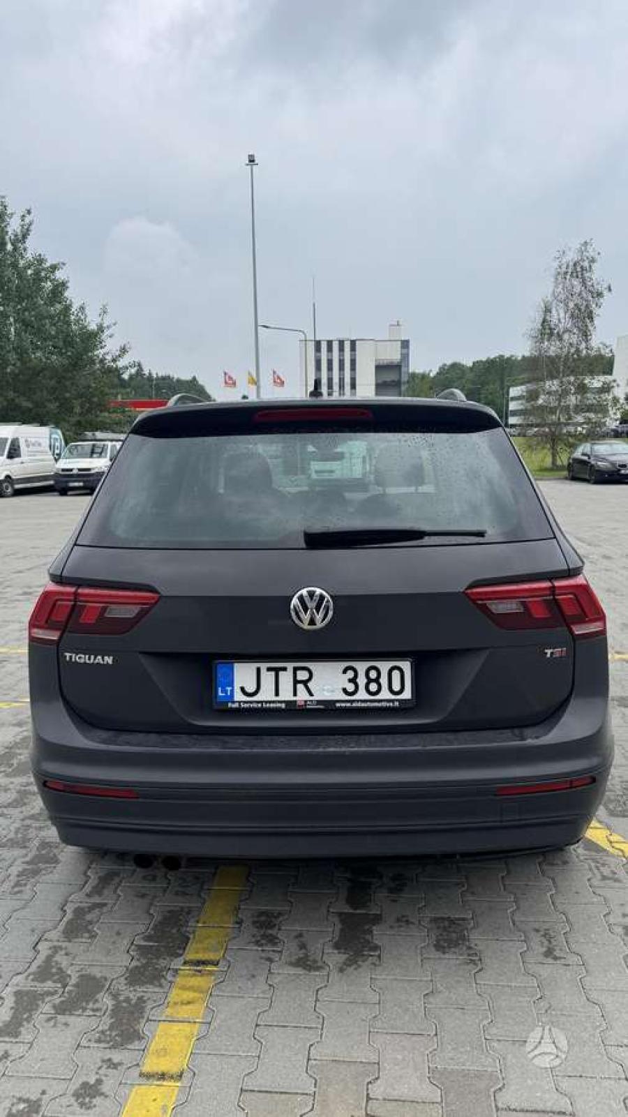 Pelēks Volkswagen Tiguan 2017 Viļņa, ar dzinēja tilpumu 1.40 L un nobraukumu 250 tūkst. km par 13300 €, foto 5 vietnē AUTOMOTO.COM.LV