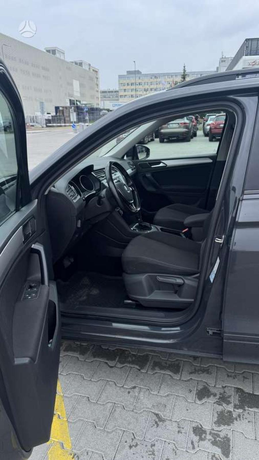 Pelēks Volkswagen Tiguan 2017 Viļņa, ar dzinēja tilpumu 1.40 L un nobraukumu 250 tūkst. km par 13300 €, foto 9 vietnē AUTOMOTO.COM.LV