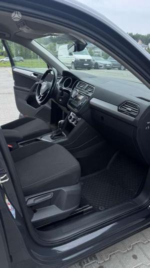 Pelēks Volkswagen Tiguan 2017 Viļņa, ar dzinēja tilpumu 1.40 L un nobraukumu 250 tūkst. km par 13300 €, foto 12 vietnē AUTOMOTO.COM.LV