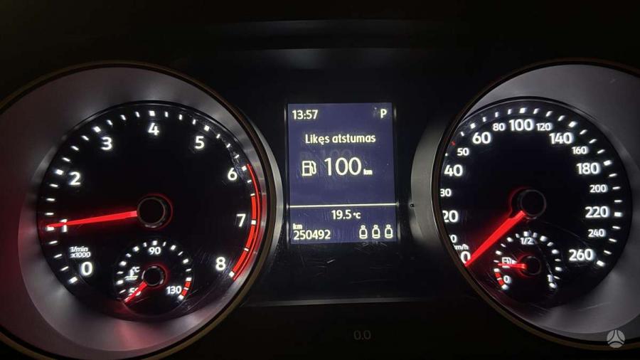 Pelēks Volkswagen Tiguan 2017 Viļņa, ar dzinēja tilpumu 1.40 L un nobraukumu 250 tūkst. km par 13300 €, foto 14 vietnē AUTOMOTO.COM.LV