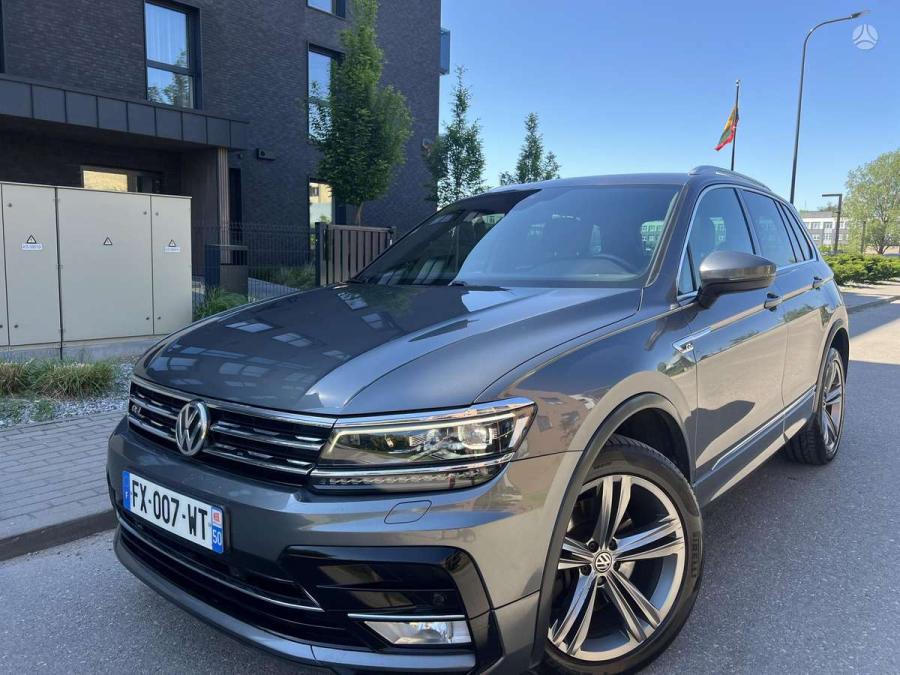 Pelēks Volkswagen Tiguan 2017 Kauņa, ar dzinēja tilpumu 2.00 L un nobraukumu 215 tūkst. km par 17300 €, foto 1 vietnē AUTOMOTO.COM.LV