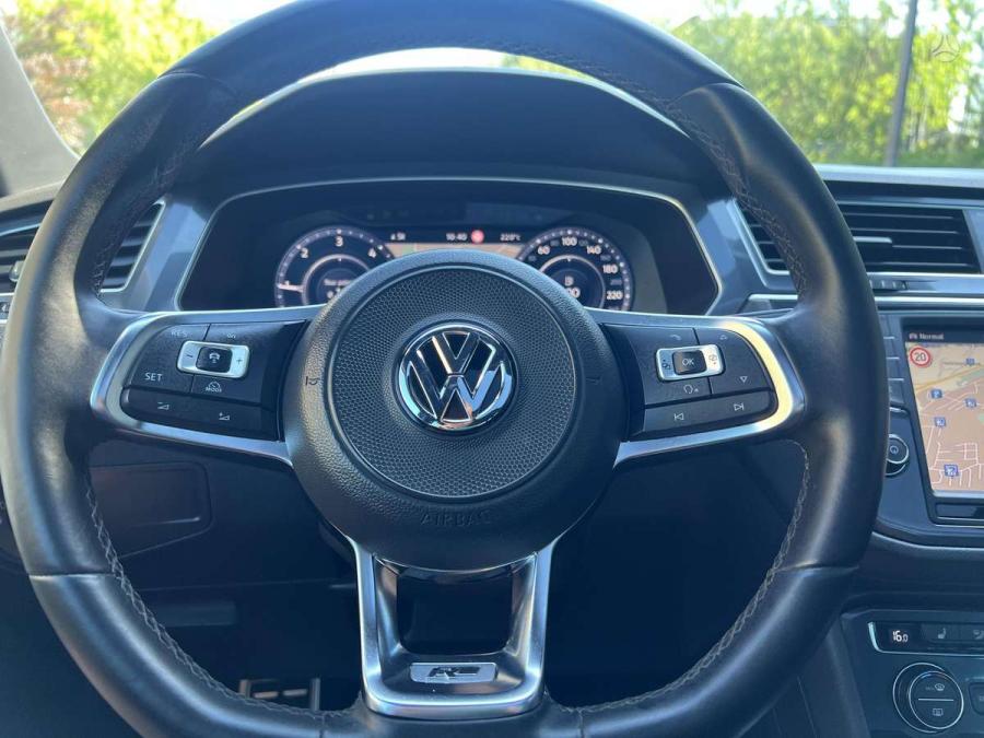 Pelēks Volkswagen Tiguan 2017 Kauņa, ar dzinēja tilpumu 2.00 L un nobraukumu 215 tūkst. km par 17300 €, foto 36 vietnē AUTOMOTO.COM.LV