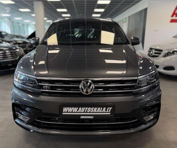 Grey Volkswagen Tiguan 2017 in Klaipeda, with an engine capacity of 1.97 L and mileage of 195 thousand km for 18900 €, photo 3 on AUTOMOTO.COM.LV
