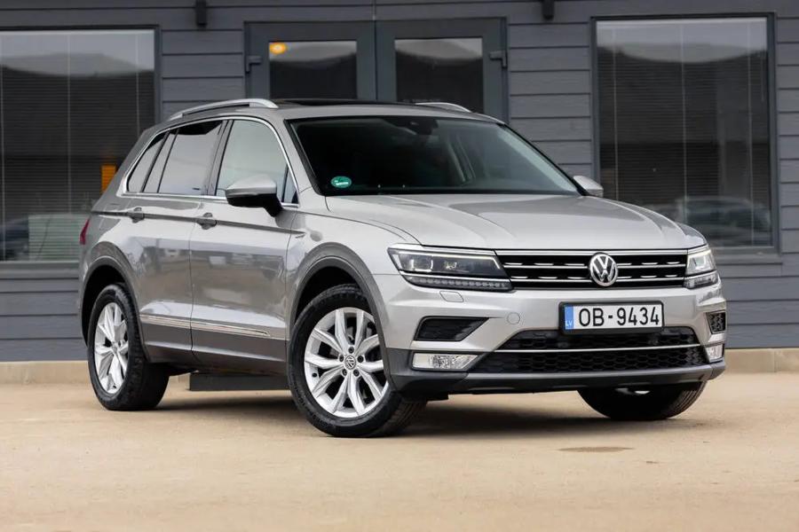 Pelēks Volkswagen Tiguan 2017 Jelgava, ar dzinēja tilpumu 2.00 L un nobraukumu 200 tūkst. km par 15350 €, foto 1 vietnē AUTOMOTO.COM.LV
