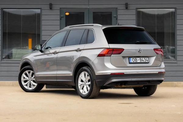 Pelēks Volkswagen Tiguan 2017 Jelgava, ar dzinēja tilpumu 2.00 L un nobraukumu 200 tūkst. km par 15350 €, foto 2 vietnē AUTOMOTO.COM.LV