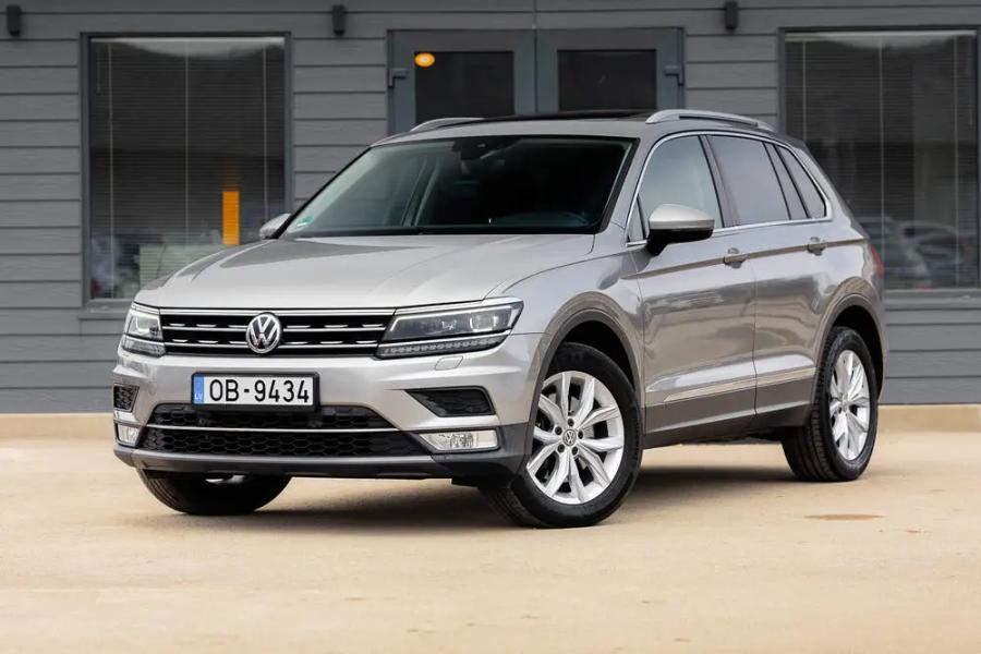 Pelēks Volkswagen Tiguan 2017 Jelgava, ar dzinēja tilpumu 2.00 L un nobraukumu 200 tūkst. km par 15350 €, foto 4 vietnē AUTOMOTO.COM.LV