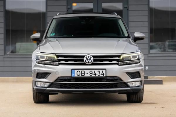 Pelēks Volkswagen Tiguan 2017 Jelgava, ar dzinēja tilpumu 2.00 L un nobraukumu 200 tūkst. km par 15350 €, foto 5 vietnē AUTOMOTO.COM.LV