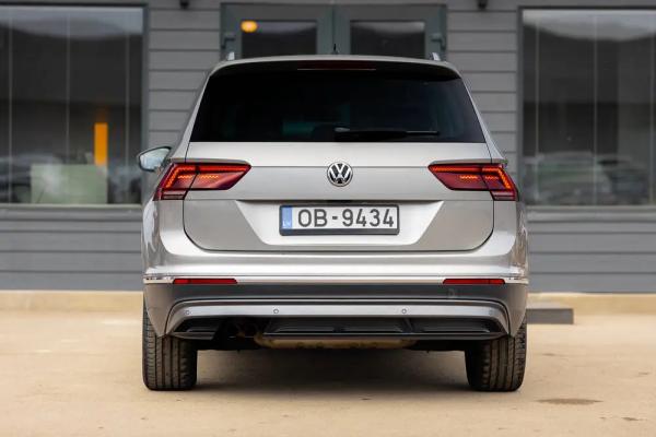 Pelēks Volkswagen Tiguan 2017 Jelgava, ar dzinēja tilpumu 2.00 L un nobraukumu 200 tūkst. km par 15350 €, foto 7 vietnē AUTOMOTO.COM.LV
