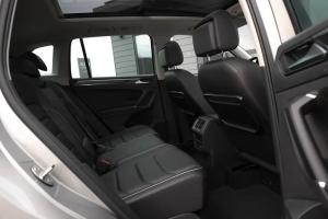 Pelēks Volkswagen Tiguan 2017 Jelgava, ar dzinēja tilpumu 2.00 L un nobraukumu 200 tūkst. km par 15350 €, foto 12 vietnē AUTOMOTO.COM.LV