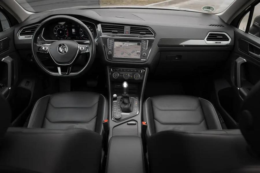 Pelēks Volkswagen Tiguan 2017 Jelgava, ar dzinēja tilpumu 2.00 L un nobraukumu 200 tūkst. km par 15350 €, foto 15 vietnē AUTOMOTO.COM.LV
