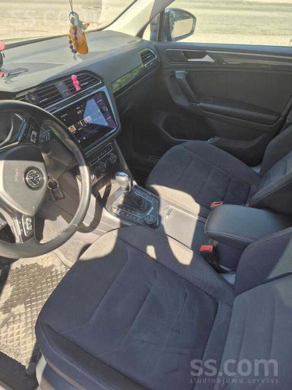 Pelēks Volkswagen Tiguan 2017 Daugavpils, ar dzinēja tilpumu 2.00 L un nobraukumu 15 tūkst. km par 16000 €, foto 2 vietnē AUTOMOTO.COM.LV