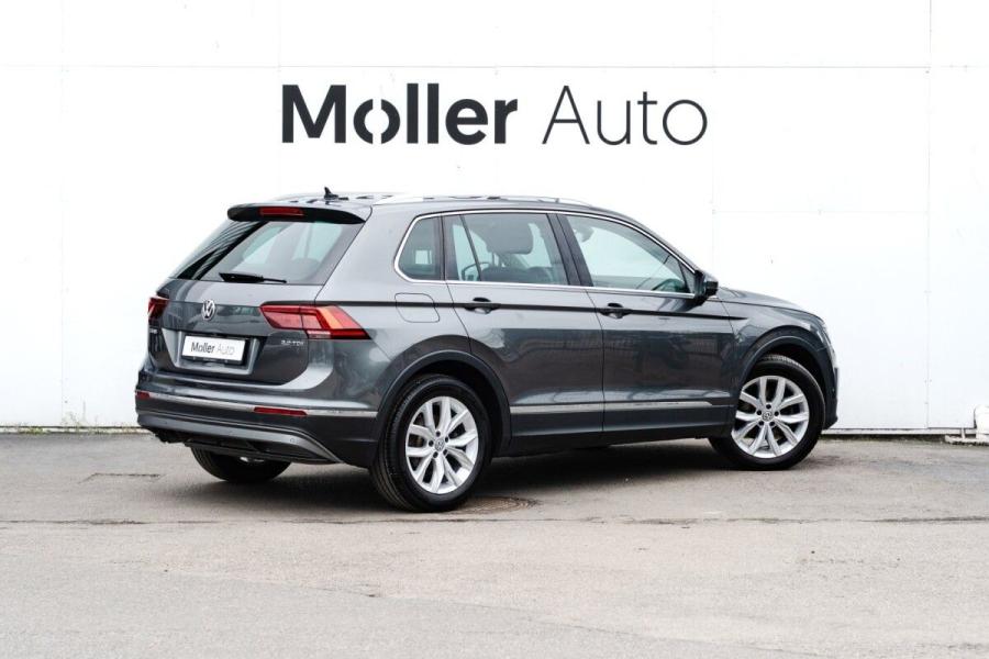 Pelēks Volkswagen Tiguan 2017 Rīga, ar dzinēja tilpumu 2.00 L un nobraukumu 94 tūkst. km par 17900 €, foto 5 vietnē AUTOMOTO.COM.LV