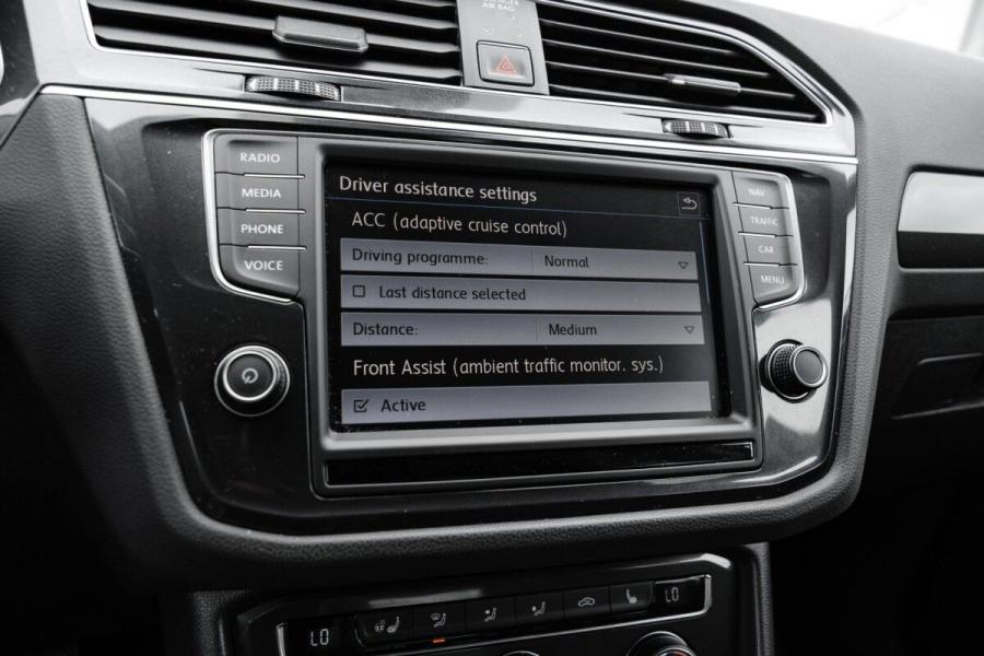 Pelēks Volkswagen Tiguan 2017 Rīga, ar dzinēja tilpumu 2.00 L un nobraukumu 94 tūkst. km par 17900 €, foto 19 vietnē AUTOMOTO.COM.LV