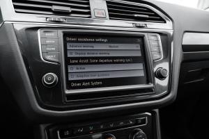 Pelēks Volkswagen Tiguan 2017 Rīga, ar dzinēja tilpumu 2.00 L un nobraukumu 94 tūkst. km par 17900 €, foto 20 vietnē AUTOMOTO.COM.LV