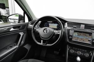 Pelēks Volkswagen Tiguan 2017 Rīga, ar dzinēja tilpumu 2.00 L un nobraukumu 94 tūkst. km par 17900 €, foto 25 vietnē AUTOMOTO.COM.LV