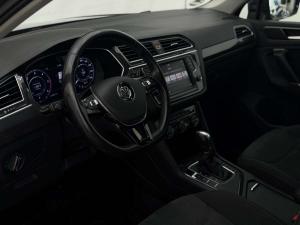 Grey Volkswagen Tiguan 2017 in Vilnius, with an engine capacity of 1.97 L and mileage of 191 thousand km for 16000 €, photo 10 on AUTOMOTO.COM.LV