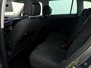 Grey Volkswagen Tiguan 2017 in Vilnius, with an engine capacity of 1.97 L and mileage of 191 thousand km for 16000 €, photo 12 on AUTOMOTO.COM.LV