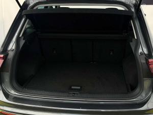 Grey Volkswagen Tiguan 2017 in Vilnius, with an engine capacity of 1.97 L and mileage of 191 thousand km for 16000 €, photo 13 on AUTOMOTO.COM.LV