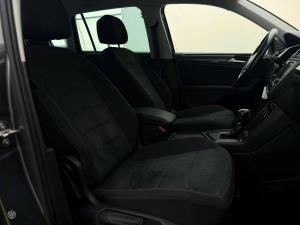 Grey Volkswagen Tiguan 2017 in Vilnius, with an engine capacity of 1.97 L and mileage of 191 thousand km for 16000 €, photo 15 on AUTOMOTO.COM.LV