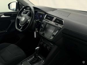 Grey Volkswagen Tiguan 2017 in Vilnius, with an engine capacity of 1.97 L and mileage of 191 thousand km for 16000 €, photo 16 on AUTOMOTO.COM.LV