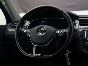 Grey Volkswagen Tiguan 2017 in Vilnius, with an engine capacity of 1.97 L and mileage of 191 thousand km for 16000 €, photo 19 on AUTOMOTO.COM.LV