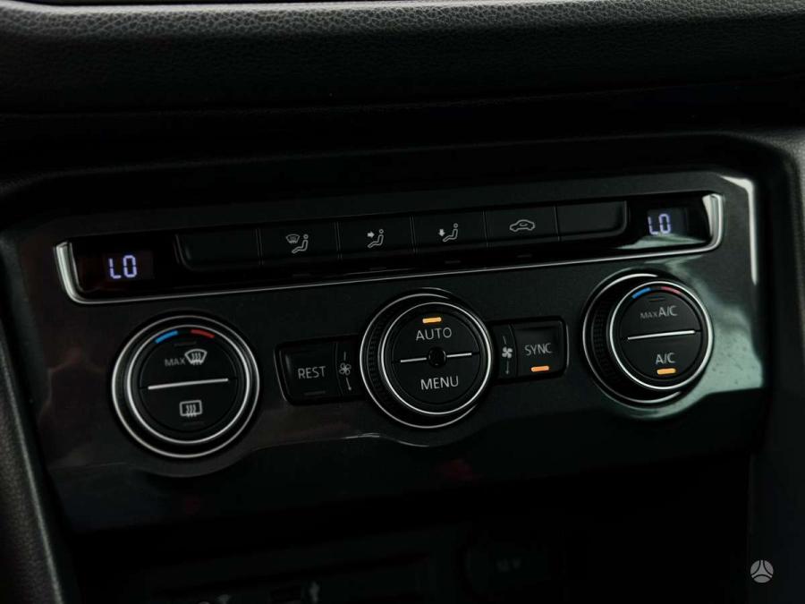 Grey Volkswagen Tiguan 2017 in Vilnius, with an engine capacity of 1.97 L and mileage of 191 thousand km for 16000 €, photo 23 on AUTOMOTO.COM.LV