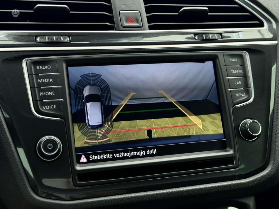 Grey Volkswagen Tiguan 2017 in Vilnius, with an engine capacity of 1.97 L and mileage of 191 thousand km for 16000 €, photo 24 on AUTOMOTO.COM.LV