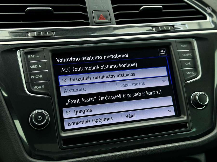 Grey Volkswagen Tiguan 2017 in Vilnius, with an engine capacity of 1.97 L and mileage of 191 thousand km for 16000 €, photo 27 on AUTOMOTO.COM.LV
