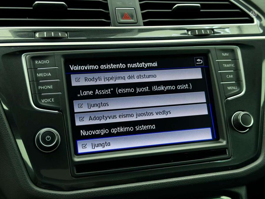 Grey Volkswagen Tiguan 2017 in Vilnius, with an engine capacity of 1.97 L and mileage of 191 thousand km for 16000 €, photo 28 on AUTOMOTO.COM.LV