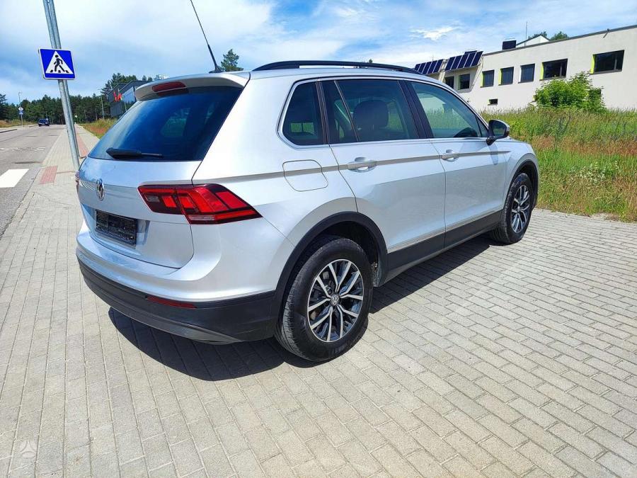 Pelēks Volkswagen Tiguan 2017 Viļņa, ar dzinēja tilpumu 1.97 L un nobraukumu 142 tūkst. km par 14500 €, foto 5 vietnē AUTOMOTO.COM.LV