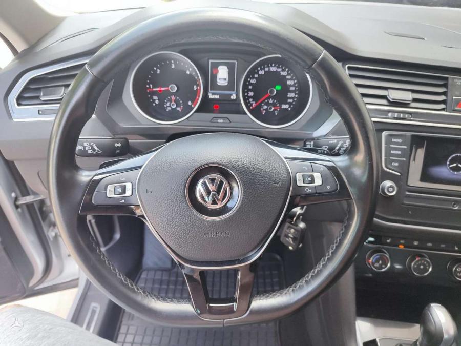 Pelēks Volkswagen Tiguan 2017 Viļņa, ar dzinēja tilpumu 1.97 L un nobraukumu 142 tūkst. km par 14500 €, foto 20 vietnē AUTOMOTO.COM.LV