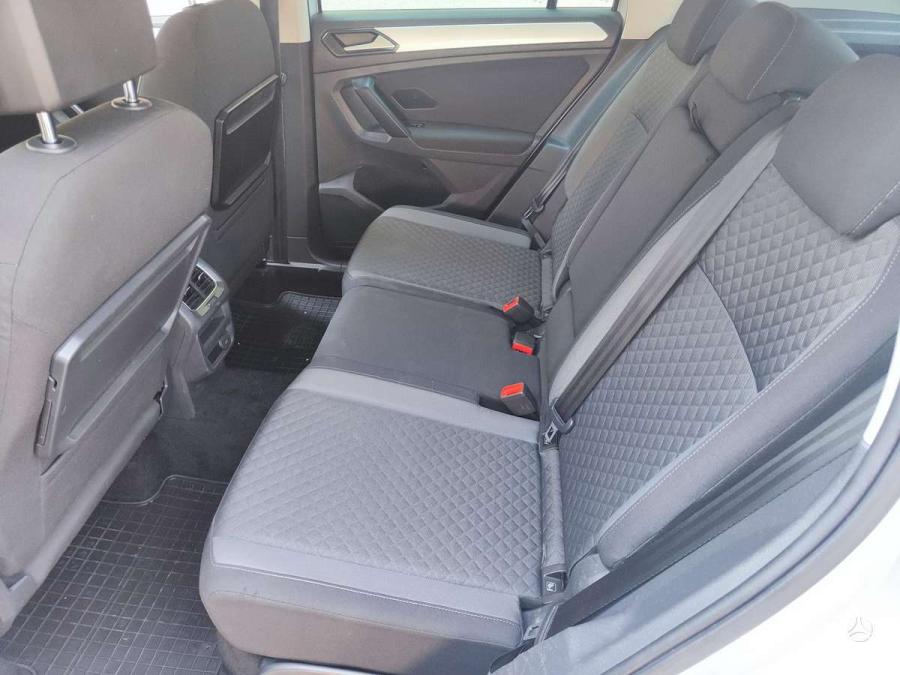 Pelēks Volkswagen Tiguan 2017 Viļņa, ar dzinēja tilpumu 1.97 L un nobraukumu 142 tūkst. km par 14500 €, foto 22 vietnē AUTOMOTO.COM.LV