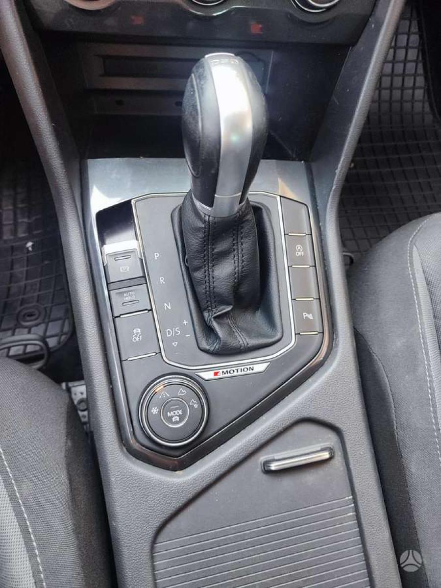 Pelēks Volkswagen Tiguan 2017 Viļņa, ar dzinēja tilpumu 1.97 L un nobraukumu 142 tūkst. km par 14500 €, foto 25 vietnē AUTOMOTO.COM.LV