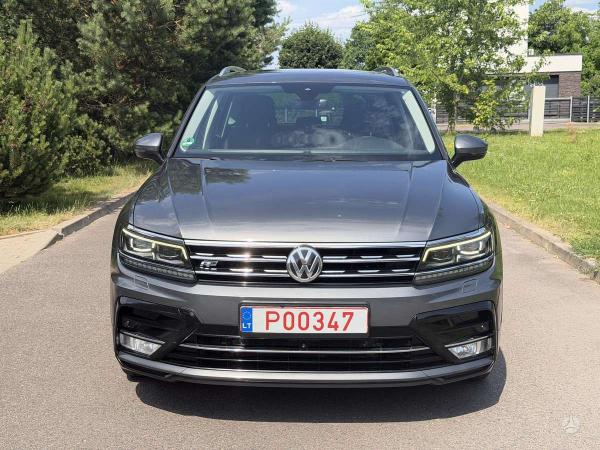 Grey Volkswagen Tiguan 2017 in Vilnius, with an engine capacity of 1.97 L and mileage of 232 thousand km for 14300 €, photo 3 on AUTOMOTO.COM.LV
