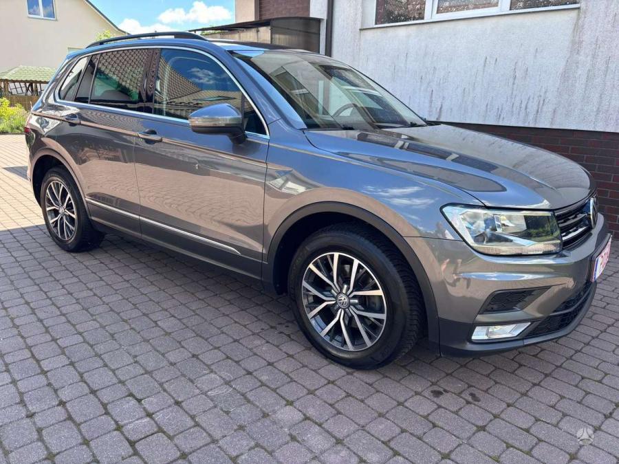 Grey Volkswagen Tiguan 2017 in Klaipeda, with an engine capacity of 1.97 L and mileage of 181 thousand km for 14500 €, photo 1 on AUTOMOTO.COM.LV